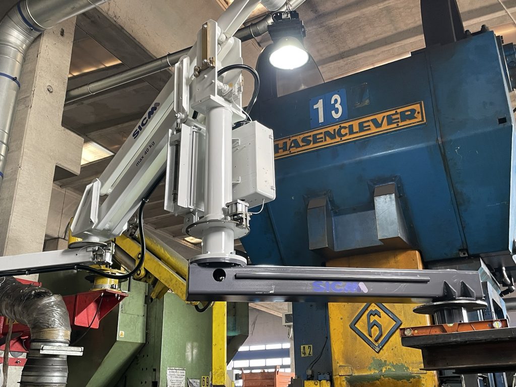 Overhead Mounted Industrial Manipulators | Overhead Manipulators